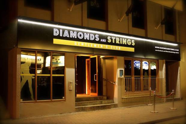 Diamonds & Strings - Gentleman's Lapdancing club in Watford